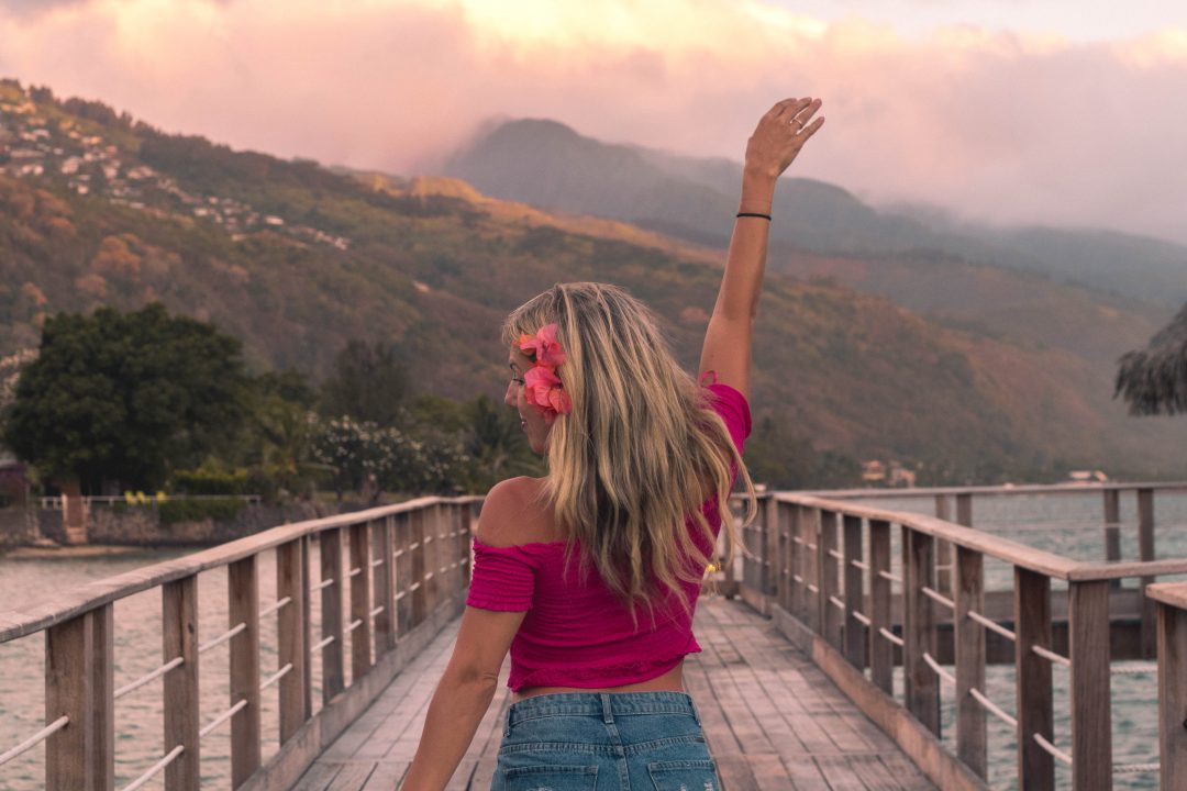 5 Places to Go Peach Picking In Niagara • The Daydream Diaries